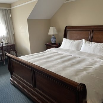 SIMSBURY INN - Updated December 2025 - 48 Photos & 81 Reviews - 397 ...