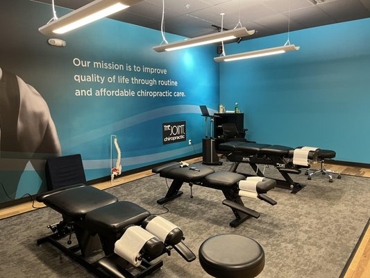 THE JOINT CHIROPRACTIC - Updated December 2025 - 89 Photos & 61 Reviews ...