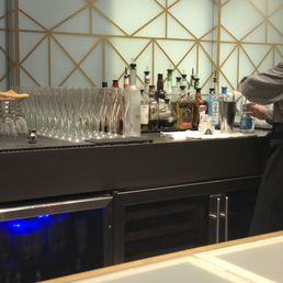 THE ZODIAC - Updated July 2025 - 183 Photos & 115 Reviews - 1618 Main ...