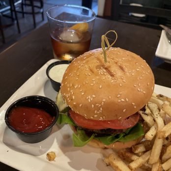 THE TIN LANTERN BAR & GRILL - Updated August 2025 - 157 Photos & 401 ...