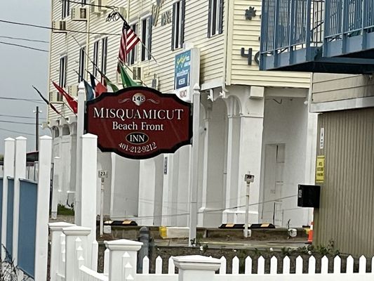 MISQUAMICUT BEACH FRONT INN - Updated December 2025 - 38 Photos & 31 ...