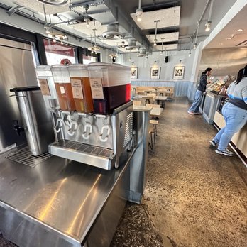 CHIPOTLE MEXICAN GRILL - Updated December 2025 - 102 Photos & 136 ...