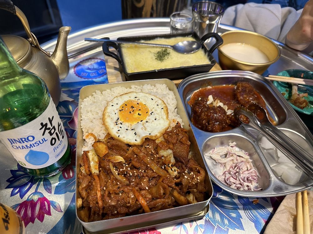 DONGNE CHICKEN - 10 Photos - 51 Rue de Richelieu, Paris, France ...