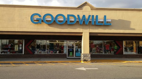 GOODWILL - Updated December 2025 - 11 Reviews - 160 Patrick Henry Way ...