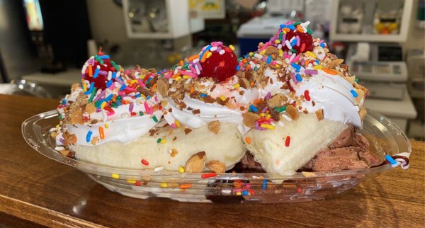 NORTH POLE FUDGE & ICE CREAM CO. - Updated March 2025 - 768 Photos ...
