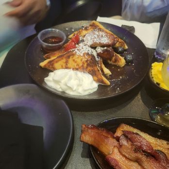 LAGOS TSQ - Updated December 2025 - 107 Photos & 48 Reviews - 727 7th ...