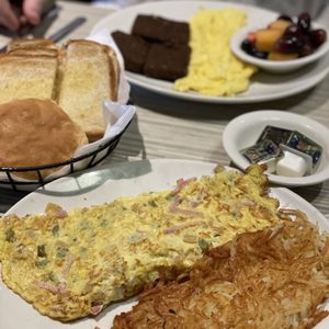 SPIROS FAMILY RESTAURANT - Updated June 2025 - 18 Photos & 44 Reviews ...