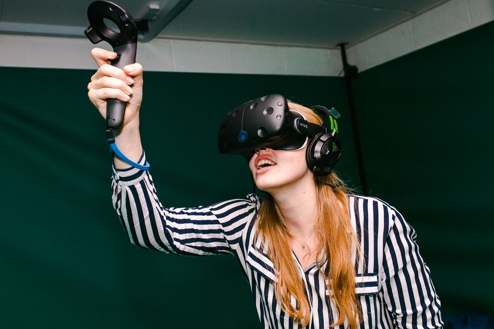 DNA VR - Updated March 2024 - 14 Photos - 400-404 York Way, London ...