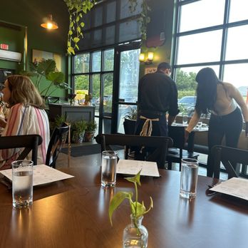 CAFE AMERICANA - Updated August 2024 - 140 Photos & 57 Reviews - 403 E ...