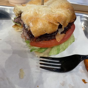 CHOM BURGER - Updated October 2025 - 116 Photos & 121 Reviews - 496 N ...