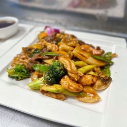 AZUMA SUSHI BISTRO - Updated December 2024 - 216 Photos & 114 Reviews ...