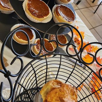 POPOVER - Updated May 2025 - 411 Photos & 216 Reviews - 399 E Kawili St ...