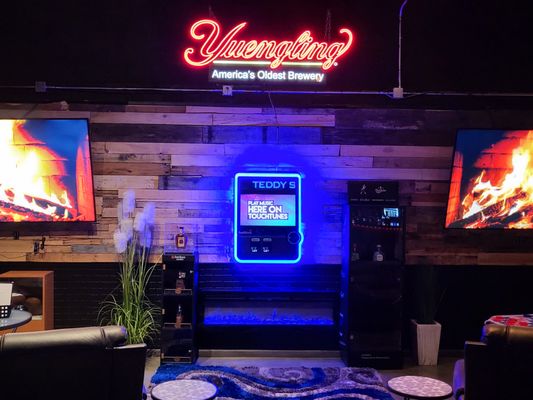 HOME PLATE BAR & GRILL OF CHATTANOOGA - Updated August 2025 - 20 Photos ...