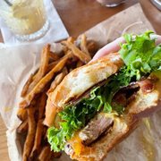 THORN HILL TAP HOUSE - 168 Photos & 170 Reviews - Burgers - 105 Vip Dr ...