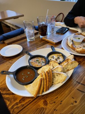 TAVERN AT THE SUN INN - Updated May 2024 - 94 Photos & 57 Reviews - 564 ...