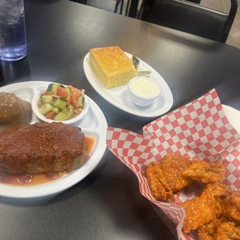 BLUE MOUND CAFE - RUFE SNOW - Updated April 2025 - 89 Photos & 63 ...