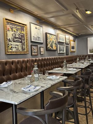 MERRION ROW HOTEL AND PUBLIC HOUSE - Updated December 2025 - 147 Photos ...