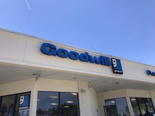 GOODWILL STORE & DONATION CENTER - 61 Photos & 18 Reviews - 766 E ...