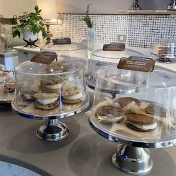 MAXIE B’S - 610 Photos & 467 Reviews - 2403 Battleground Ave ...