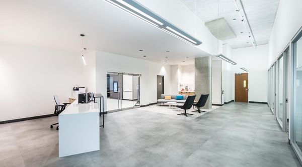 BROKERLINK - Updated January 2026 - 10 Photos - 100-1201 Glenmore Trail ...