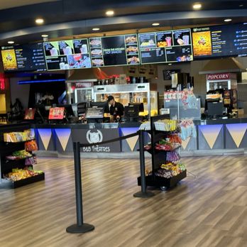 B&B THEATRES WESLEY CHAPEL THE GROVE 16 - Updated December 2025 - 86 ...