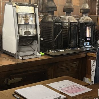 LOUIS LUNCH - Updated June 2024 - 1368 Photos & 1196 Reviews - 261 ...