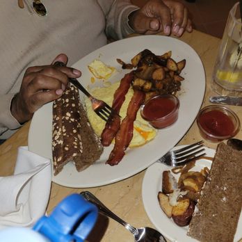 THE CHEESECAKE FACTORY - 1264 Photos & 943 Reviews - 455 Menlo Park Dr ...