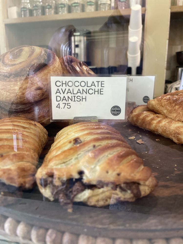 TEN TOES COFFEE HOUSE - Updated July 2025 - 25 Photos - 593 Bank St ...