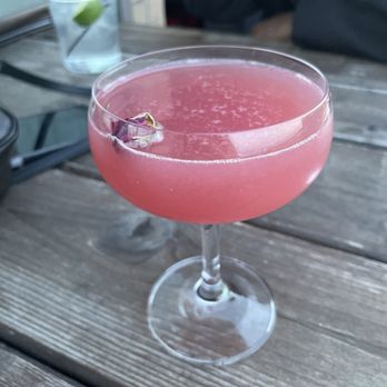 UP ROOM - Updated May 2025 - 293 Photos & 142 Reviews - 2018 W North ...