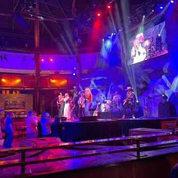 WOLF DEN - Updated December 2025 - 63 Photos & 15 Reviews - 1 Mohegan ...