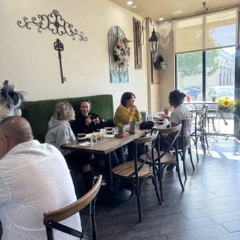 CHIT CHAT CAFE - 450 Photos & 288 Reviews - 273 W Louise Ave, Manteca ...