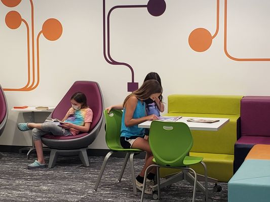 GENEVA PUBLIC LIBRARY DISTRICT - Updated October 2025 - 26 Photos & 17 ...