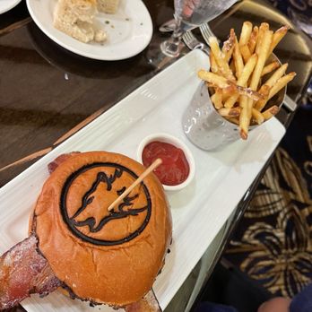 LONE WOLF RESTAURANT & LOUNGE - Updated August 2024 - 203 Photos & 175 ...