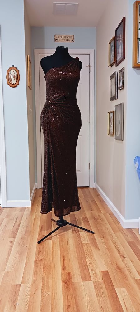 SEW CUSTOM - Updated September 2025 - 110 Photos - 25 La Rovera Terr ...