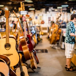 AUSTIN GUITAR HOUSE - Guitar Stores - Guitar Store, Music Store ...