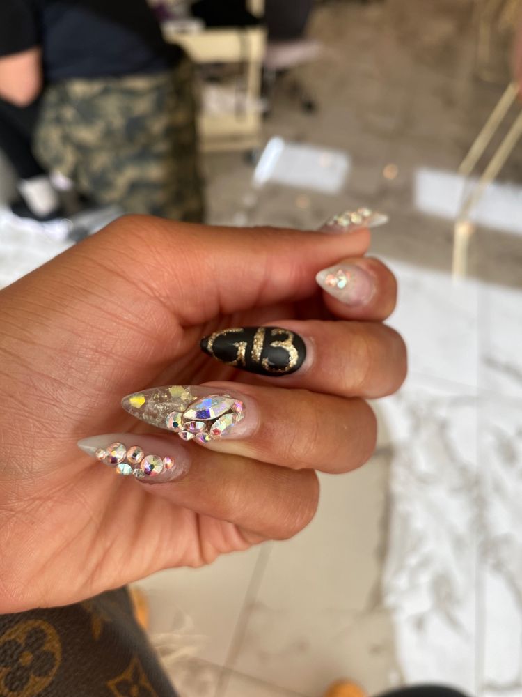 SEALED WITH A KRIS NAILS - Updated December 2024 - 47 Photos & 16 Reviews - 4814 Fulton Ave ...