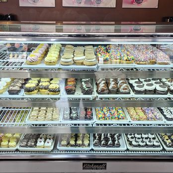 CROWLEY CUPCAKES - Updated January 2026 - 57 Photos & 113 Reviews - 7 ...