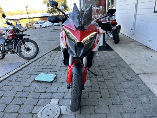 NVNG - Updated October 2025 - 200 Photos & 25 Reviews - 2092 Omega Rd ...