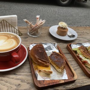 STRADA CAFÉ - 64 Photos & 73 Reviews - 94 rue du Temple, Paris, France ...