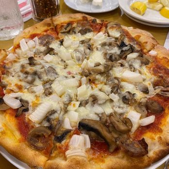 VILLA MONTE PIZZERIA & RESTAURANT - 94 Photos & 184 Reviews - 2811 ...
