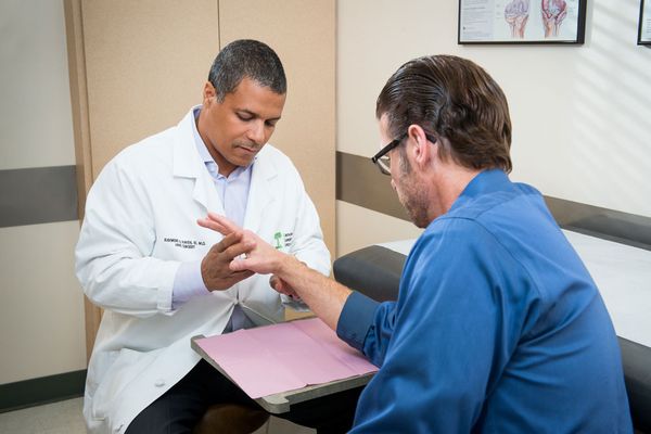 RAYMOND B. RAVEN III, MD - Updated January 2026 - 17 Photos & 127 ...