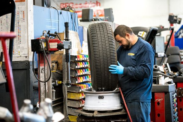 DELAWARE TIRE CENTER - Updated September 2025 - 10 Photos & 48 Reviews ...