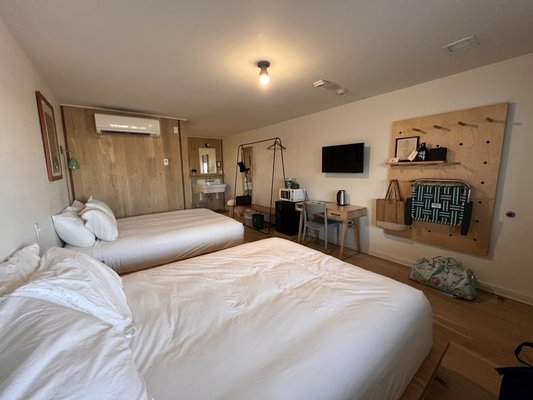 DOGFISH INN - Updated October 2025 - 177 Photos & 80 Reviews - 105 ...