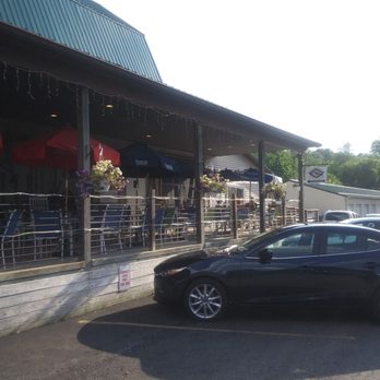 WAKEMAN ELEVATOR CRAFT BEER & WINE BARN - Updated December 2025 - 58 ...