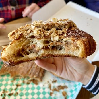 TWO SEVEN TWO - Updated August 2025 - 65 Photos & 34 Reviews - 272 Ludlow Ave, Cincinnati, Ohio ...