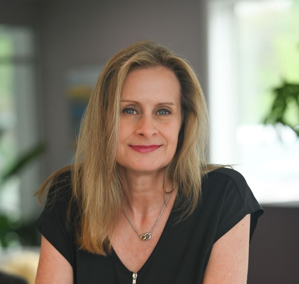 LESLIE EPPERLY - REAL - Updated October 2025 - Contact Agent - 3835 ...