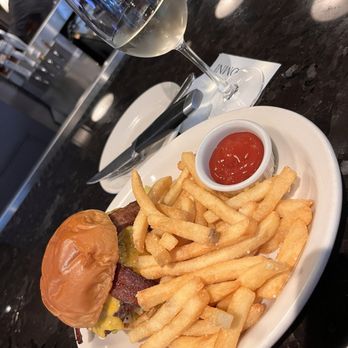 BERK’S BAR - Updated December 2025 - 44 Photos & 11 Reviews - 19 E 52nd ...