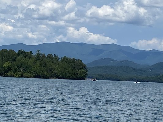 LAKE CHATUGE - Updated September 2025 - 33 Photos - Hiawassee, Georgia ...