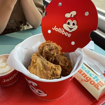 JOLLIBEE - Updated December 2024 - 61 Photos & 32 Reviews - 3820 ...
