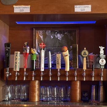 THE WELCOME BACK LOUNGE - Updated September 2024 - 111 Photos & 112 ...